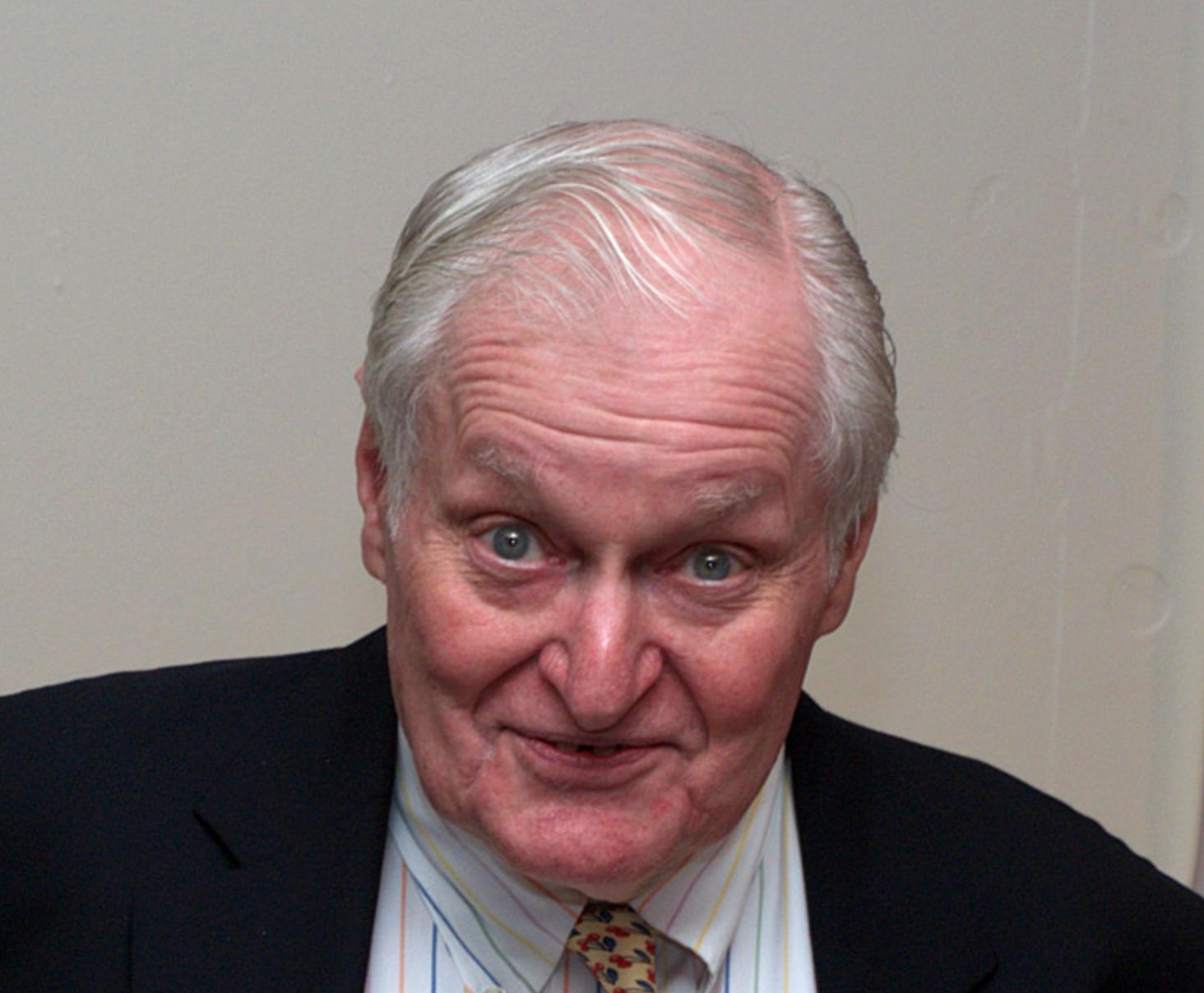 John Ashbery Reads "Self-Portrait in a Convex Mirror" | Open Culture