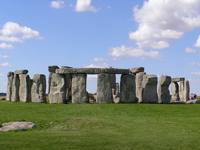 The Ancient Astronomy of Stonehenge Decoded | Open Culture