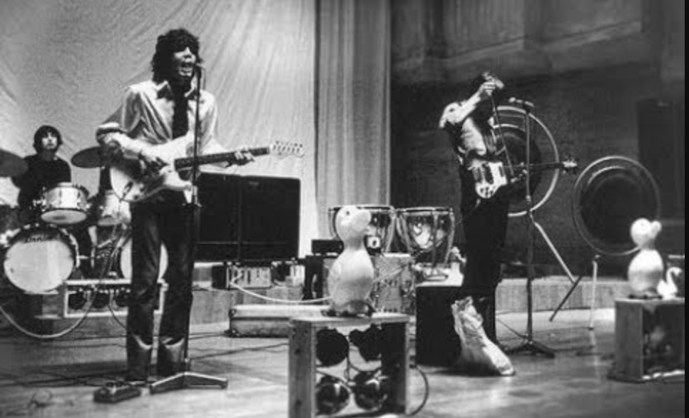 An Hour-Long Collection of Live Footage Documents the Early Days of ...