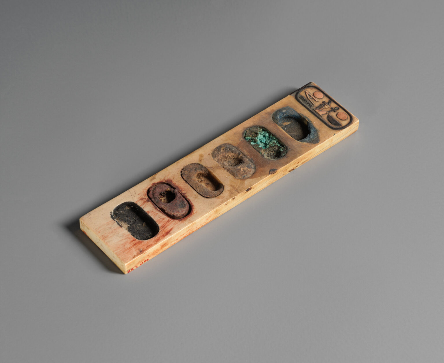 A 3,000-Year-Old Painter's Palette from Ancient Egypt, with Traces of ...