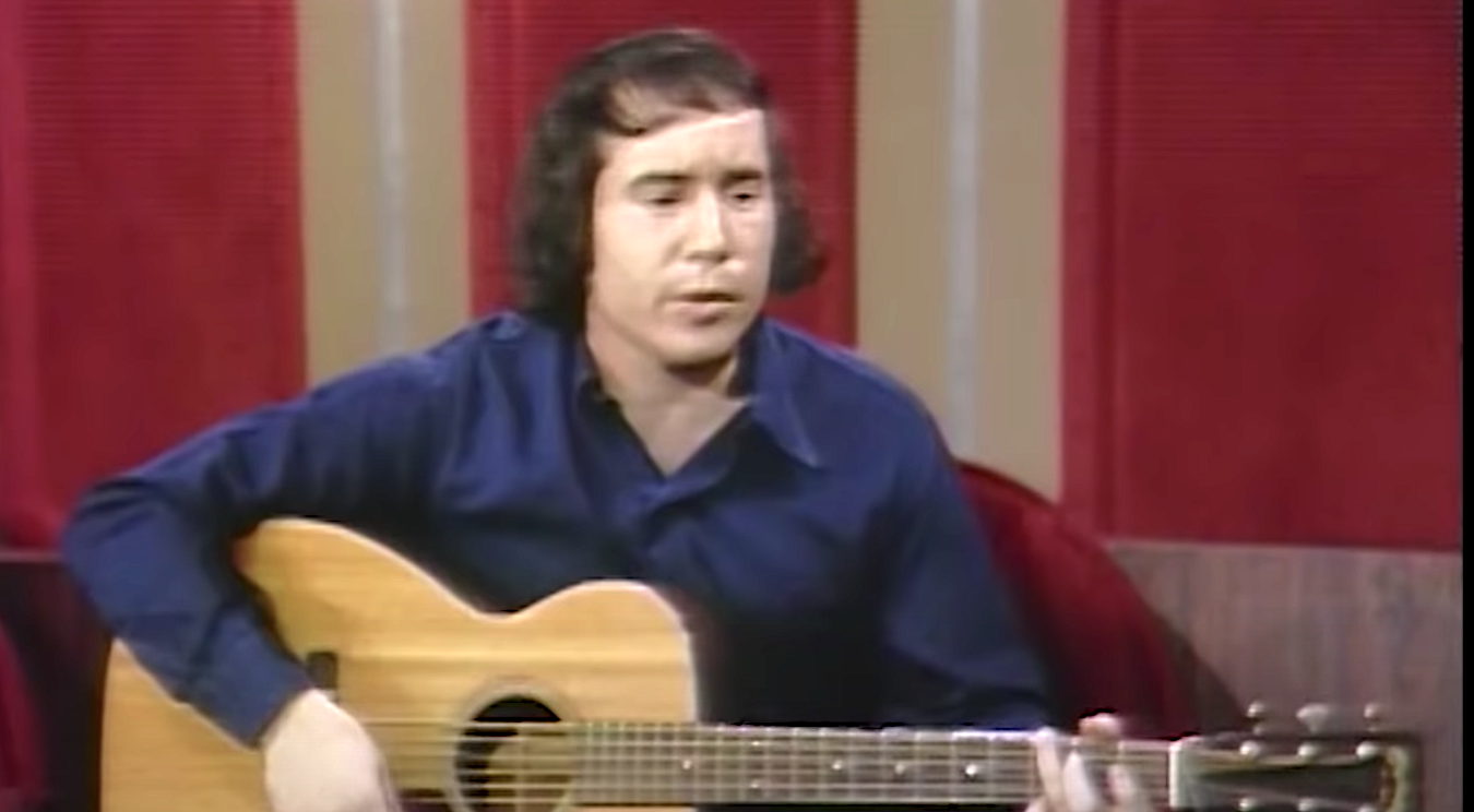 Paul Simon Deconstructs "Mrs. Robinson" (1970) | Open Culture
