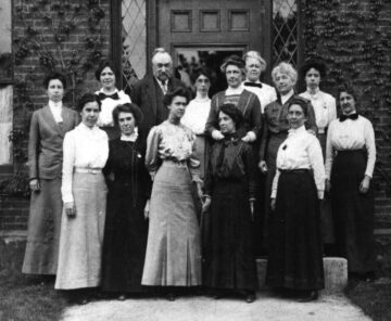 The Little-Known Female Scientists Who Mapped 400,000 Stars Over a ...