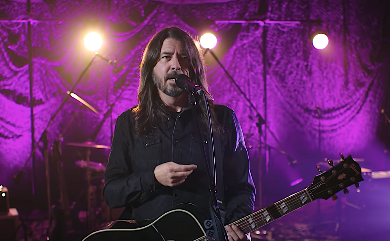 Dave Grohl Tells The Story Of How He Wrote Everlong Open Culture