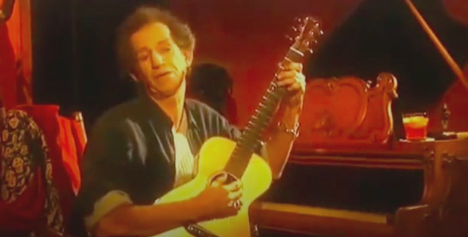 Keith Richards Shows Us How to Play the Blues, Inspired by Robert ...