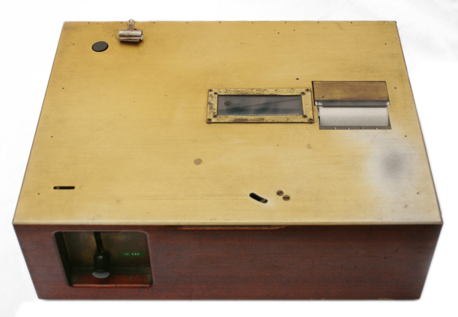 B.F. Skinner Demonstrates His "Teaching Machine," the 1950s Automated ...