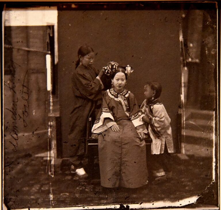 Behold the Photographs of John Thomson, the First Western Photographer ...