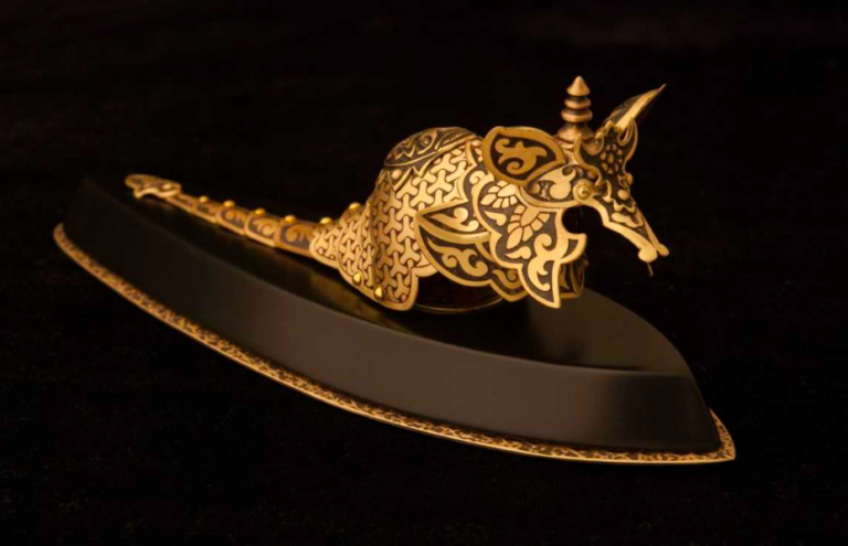 Artist Makes Astonishing Armor for Cats & Mice | Open Culture