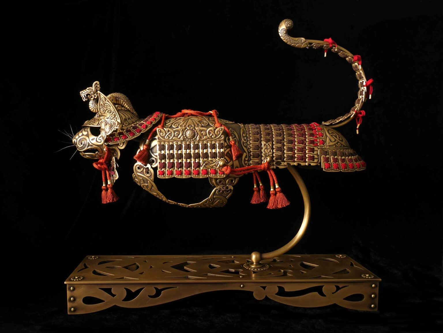 Artist Makes Astonishing Armor for Cats & Mice | Open Culture