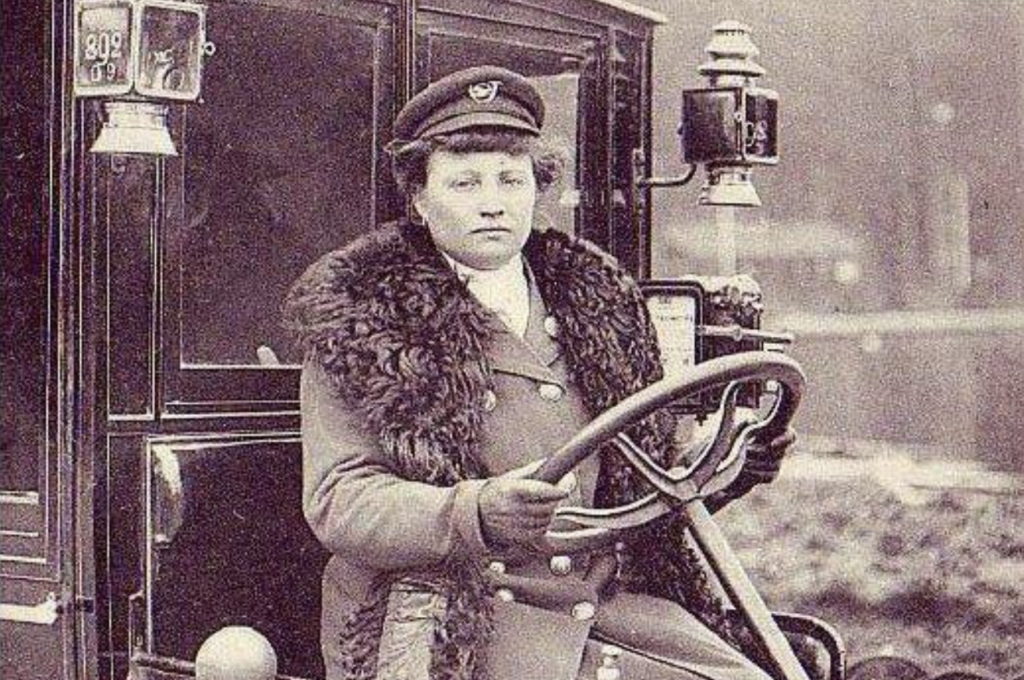 Meet Madame Inès Decourcelle, One of the Very First Female Taxi Drivers ...