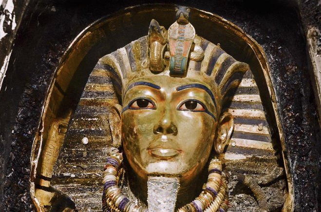 The Opening of King Tut's Tomb, Shown in Stunning Colorized Photos ...