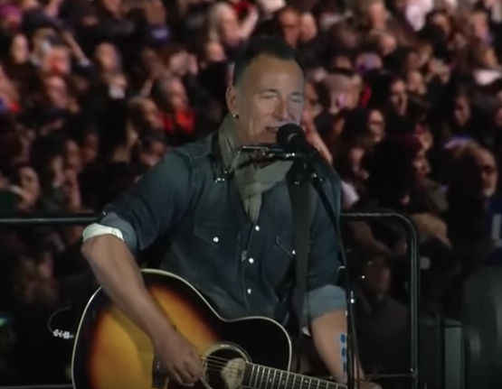 Bruce Springsteen Plays 3 Classic Songs & Makes the Case for Hillary at ...